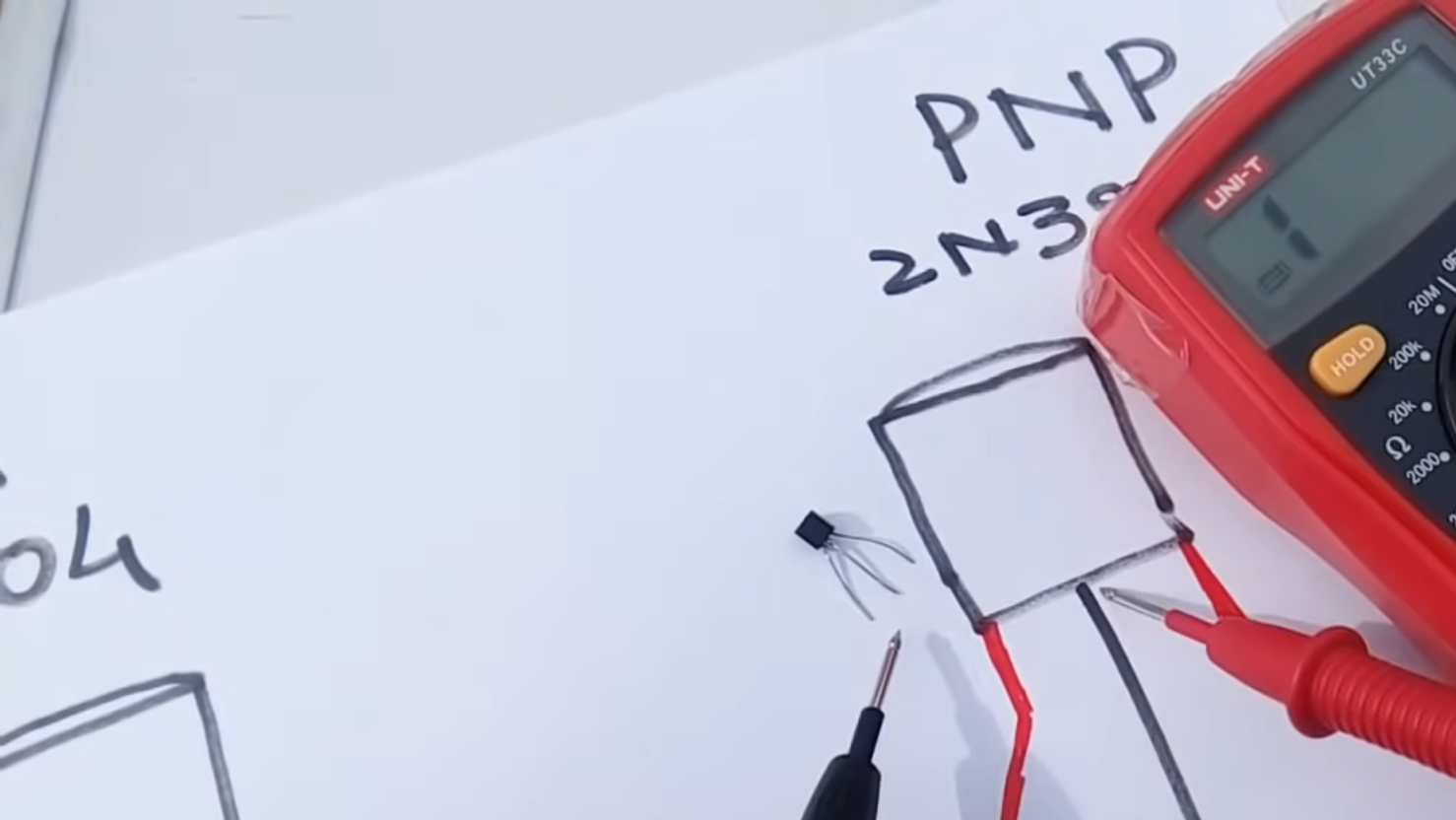 2N3906 Transistor Pinout - ElectronicsHacks