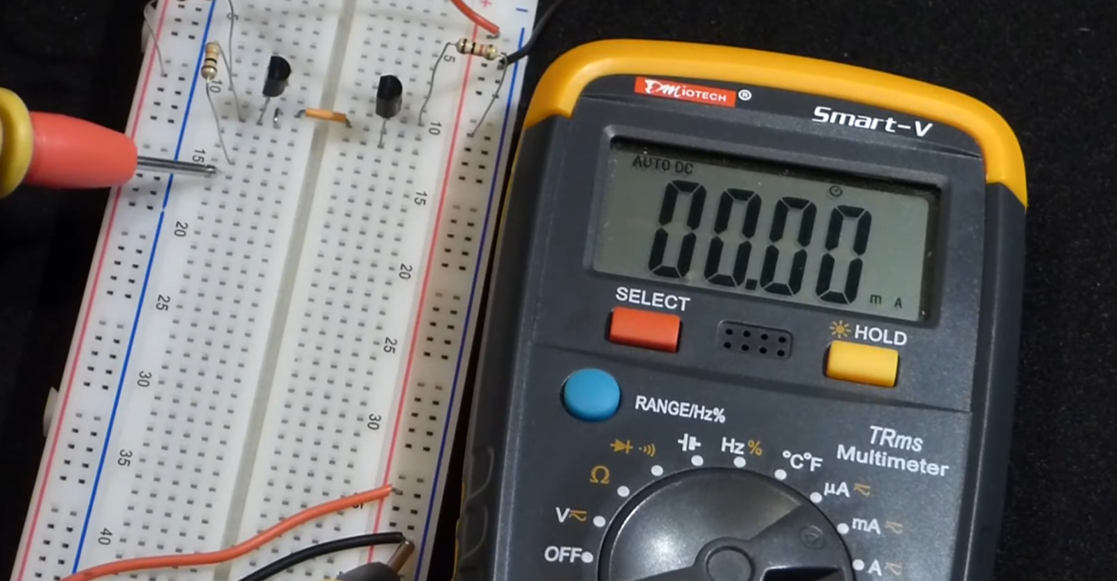 2N3906 Transistor Pinout - ElectronicsHacks