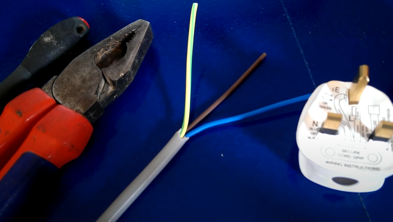 Brown and Blue Wire: Which Is Positive? - ElectronicsHacks