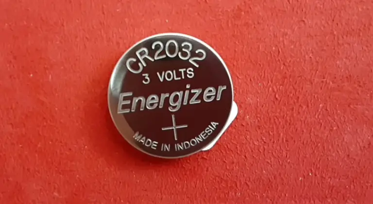 CR1620 vs. CR2016 Batteries: What is the Difference? - ElectronicsHacks