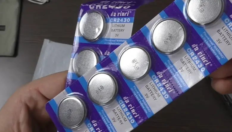 CR2430 vs. CR2032 Batteries: What is the Difference? - ElectronicsHacks