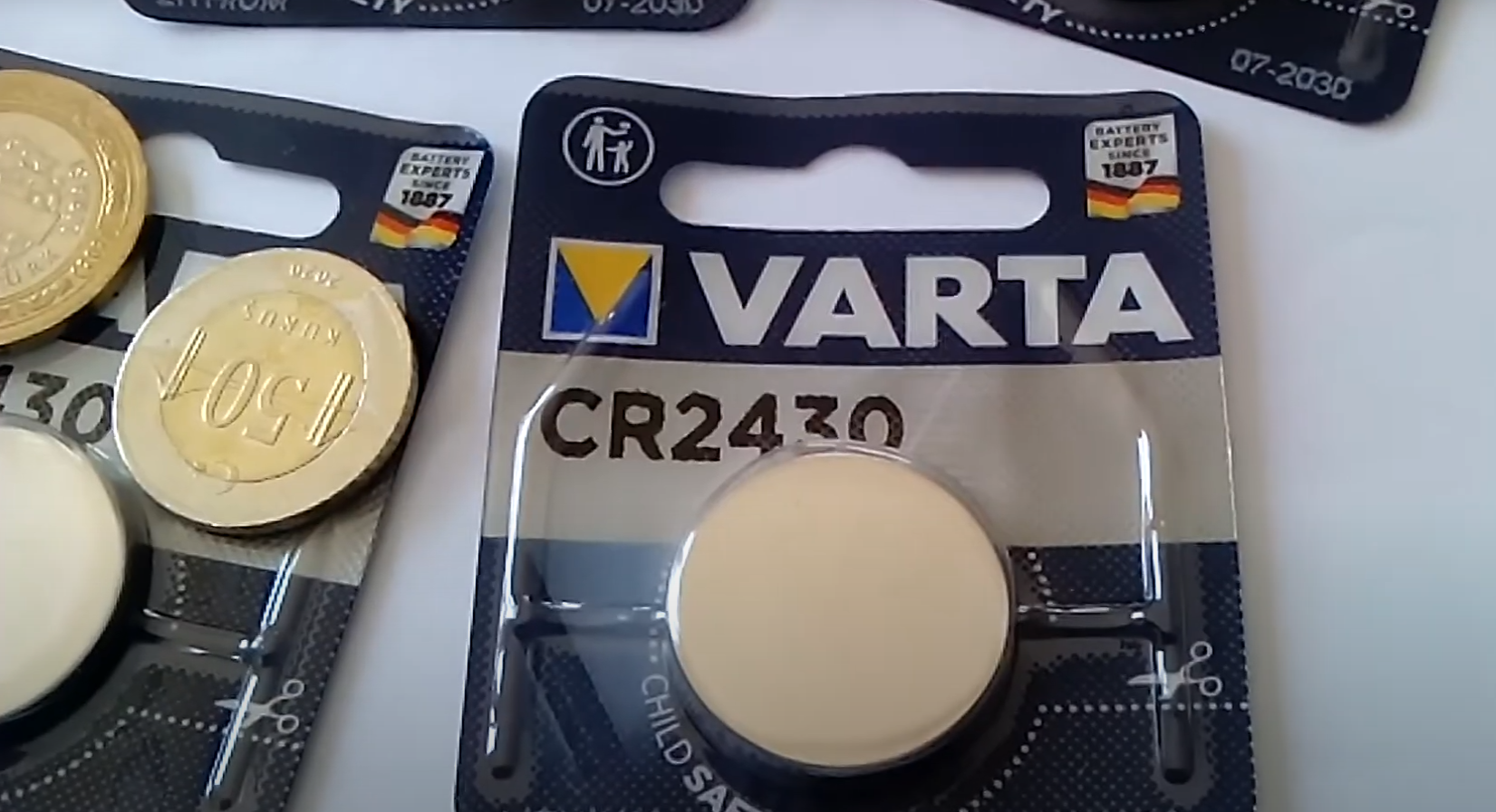 CR2430 vs. CR2032 Batteries: What is the Difference? - ElectronicsHacks