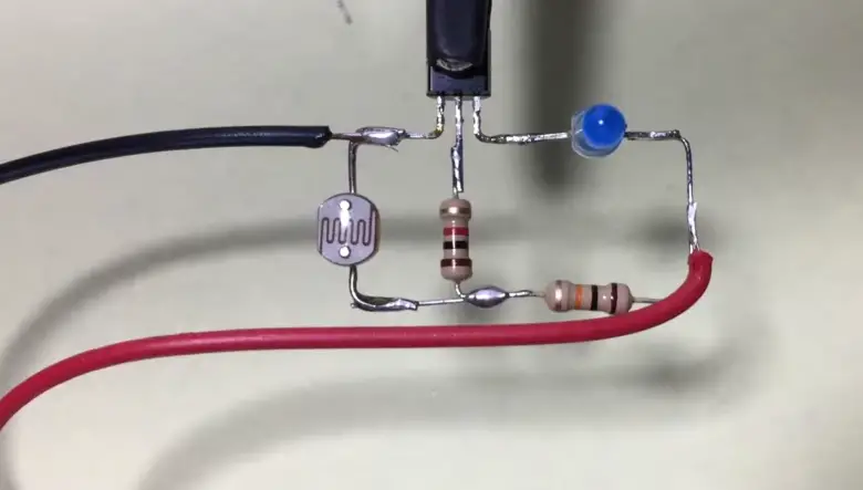 How to Make an Automatic Night Light Circuit? - ElectronicsHacks