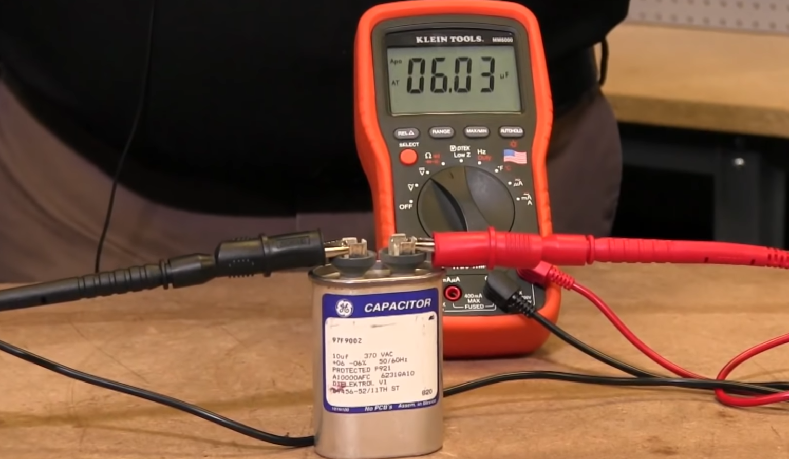 How To Test A Capacitor With An Ohmmeter Electronicshacks