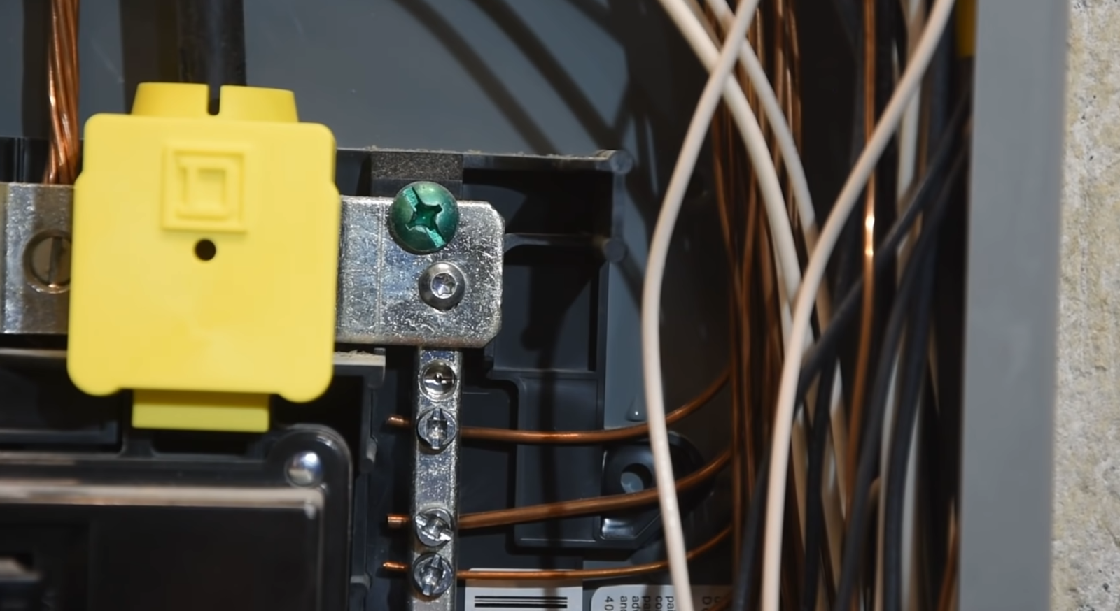 How to Wire a 100-Amp Sub Panel From a 200-Amp Main Panel ...