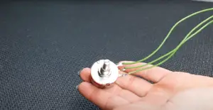How to Wire a Potentiometer? - ElectronicsHacks