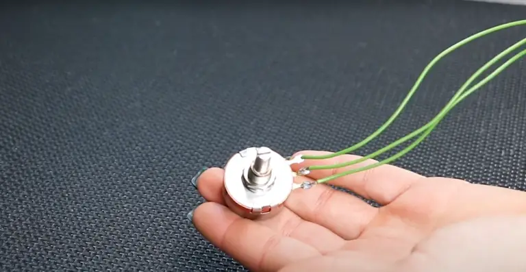 How to Wire a Potentiometer? - ElectronicsHacks