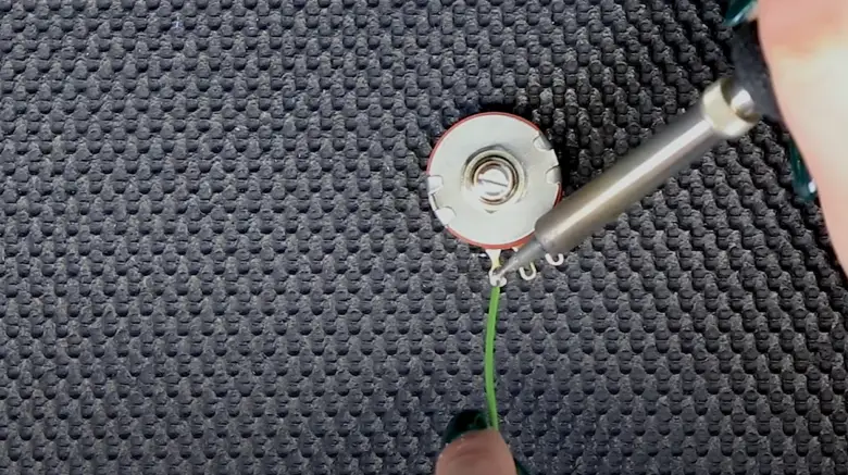 How to Wire a Potentiometer? - ElectronicsHacks