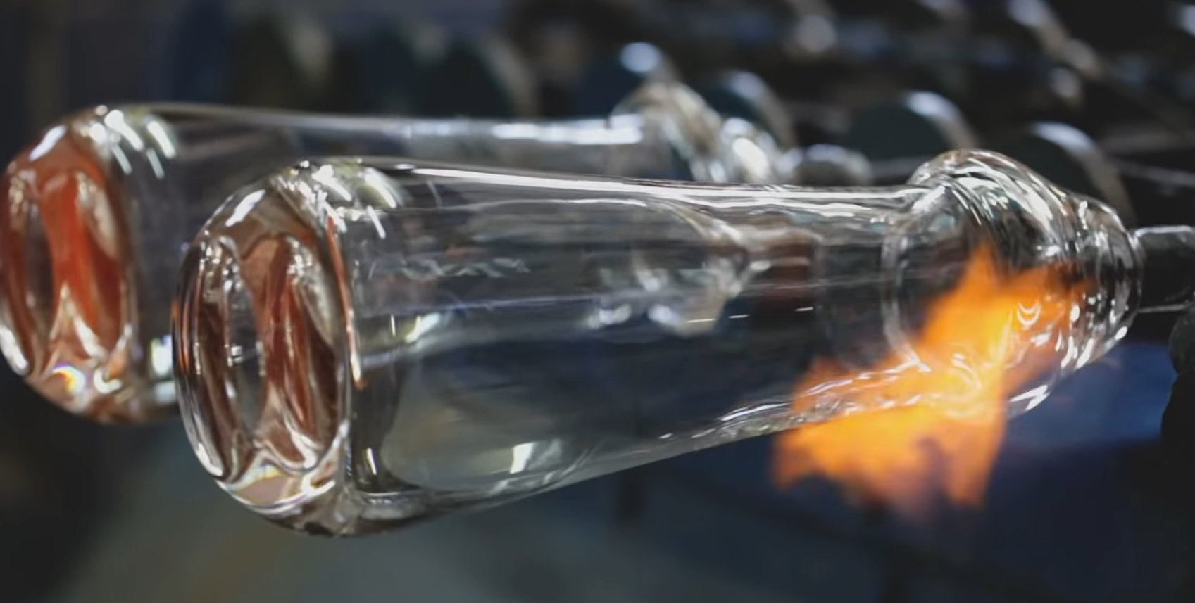 Is Glass a Conductor? - ElectronicsHacks