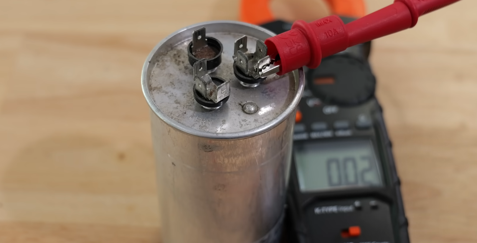 Polarized vs. Non-Polarized Capacitor: What’s the Difference ...