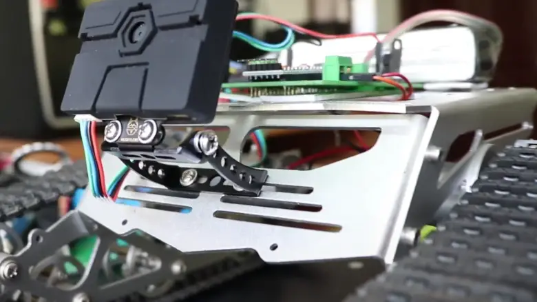 Simple Robotics Projects for Beginners - ElectronicsHacks