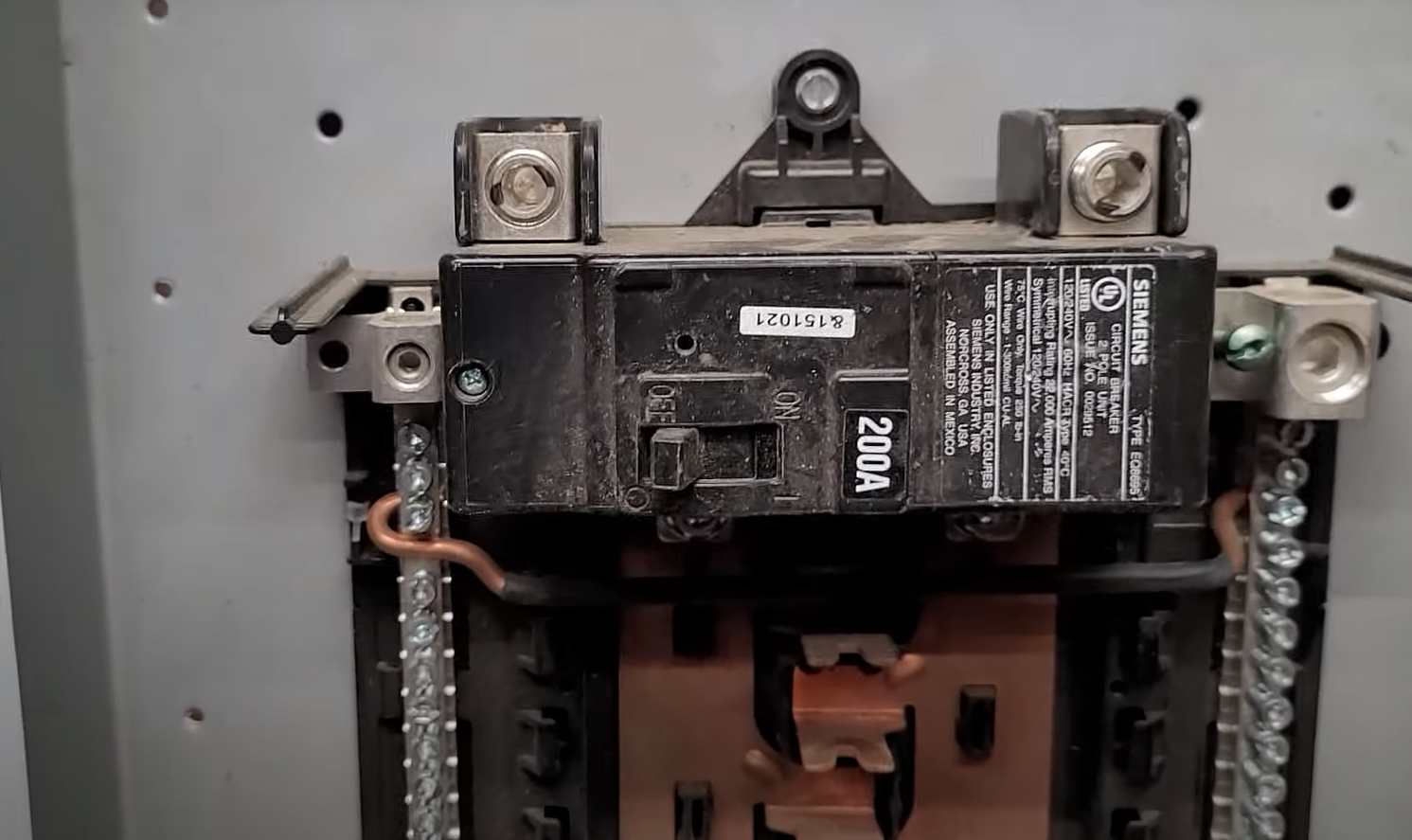 What Happens if You Connect Neutral to Ground? - ElectronicsHacks