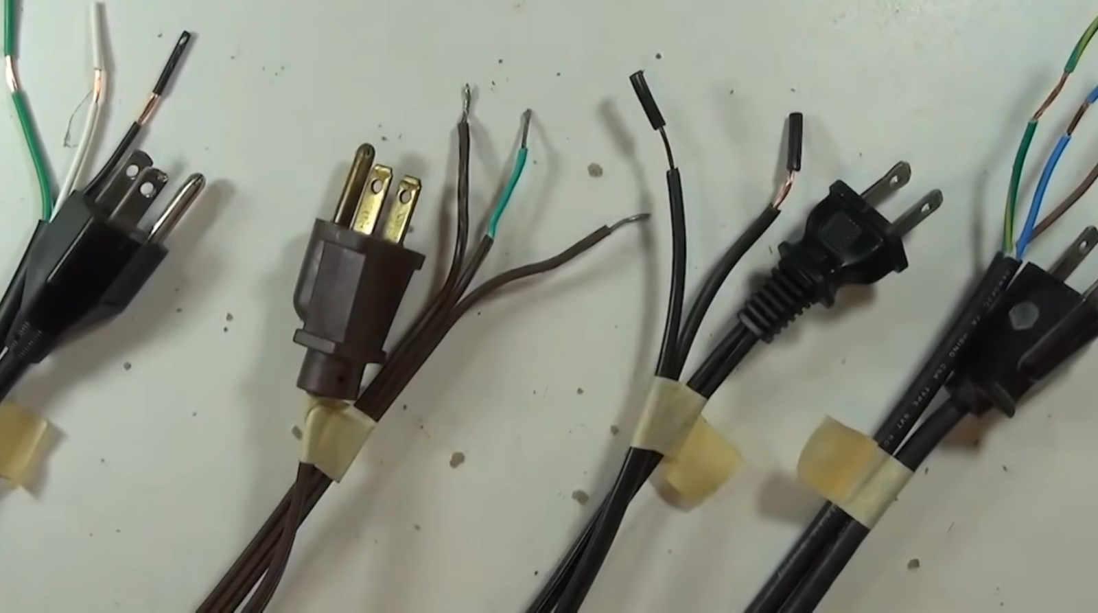 White and Black Wire: Which Is Positive? - ElectronicsHacks