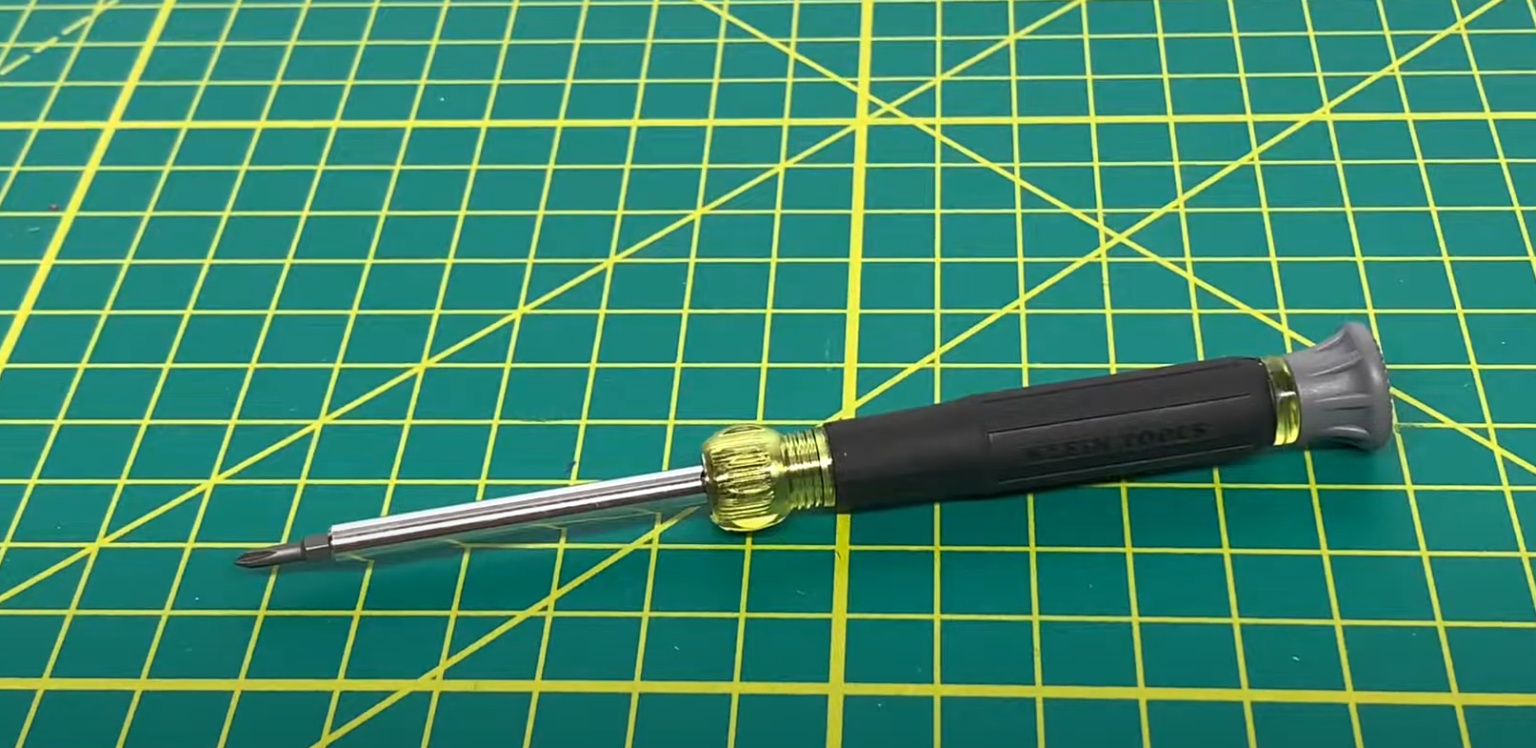 Who Invented Electronics? - ElectronicsHacks