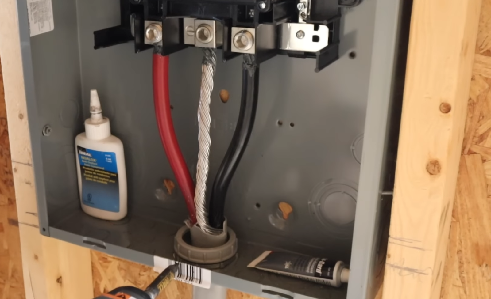 Ground Fault vs. Short Circuit: What’s the Difference? - ElectronicsHacks