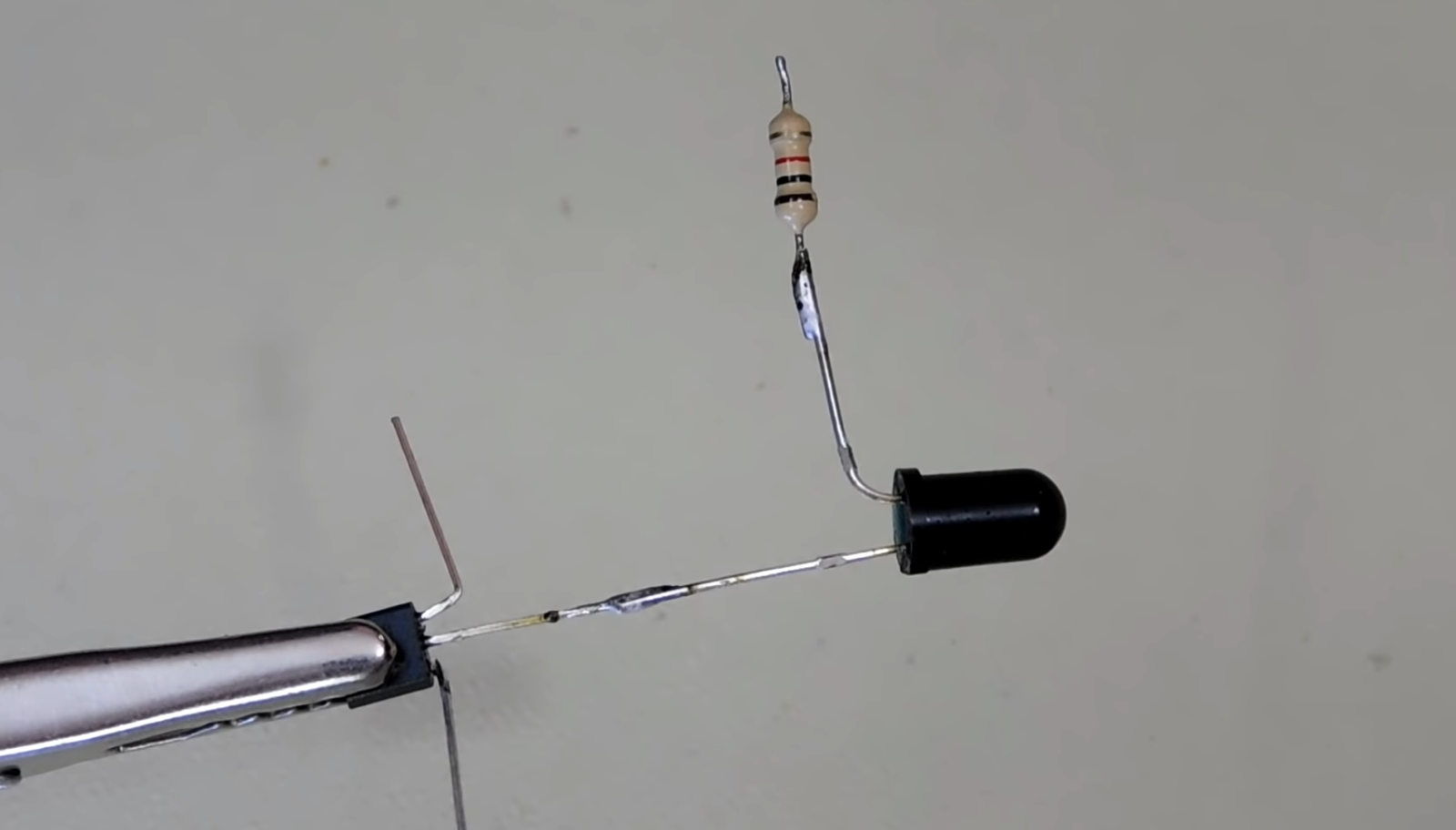 How Do Photodiode Arrays Work? - ElectronicsHacks