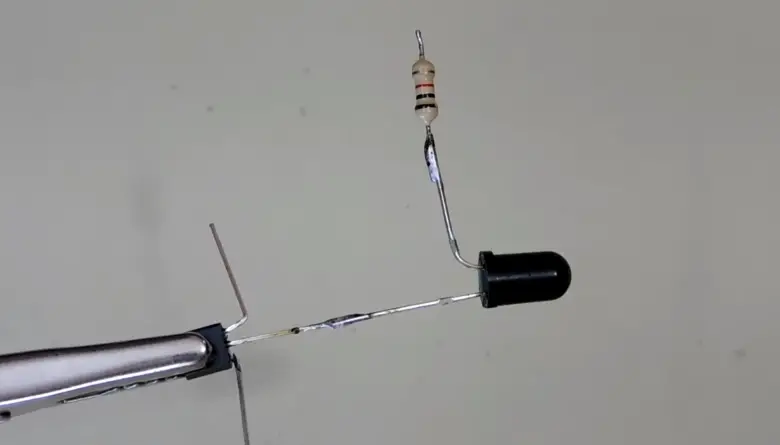 How Do Photodiode Arrays Work? - ElectronicsHacks