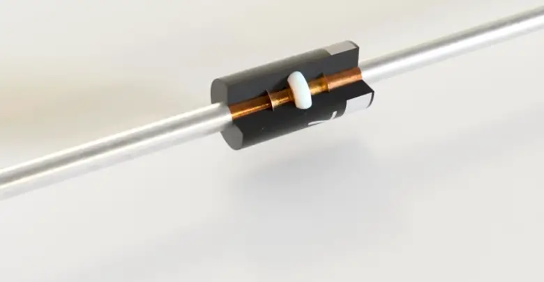 How Does a Diode Work? - ElectronicsHacks