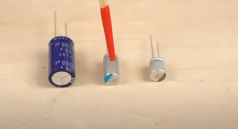 How Long Do Electrolytic Capacitors Last? - ElectronicsHacks