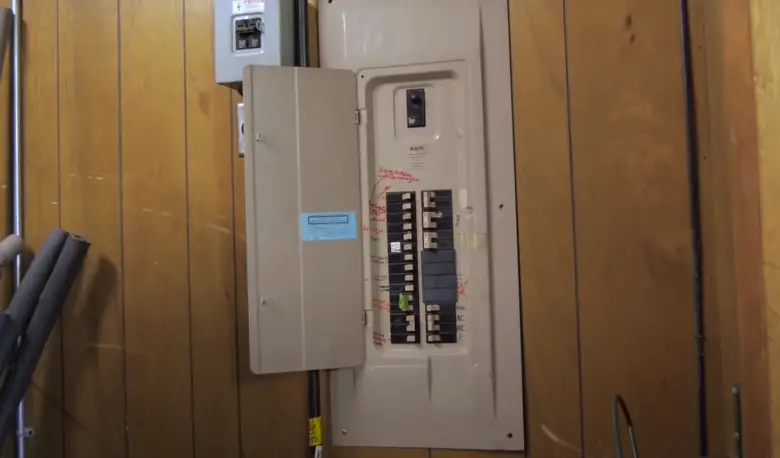 How to Install a 30-Amp Breaker? - ElectronicsHacks