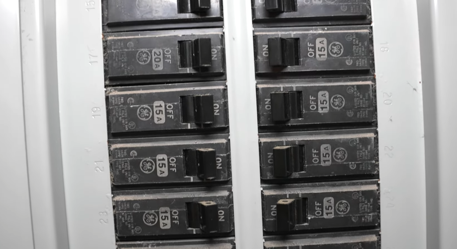 No Power But Circuit Breaker Not Tripped: How to Fix? - ElectronicsHacks