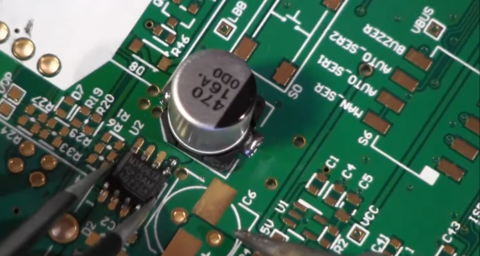 SO-8 vs. SOIC-8 Chip: What’s the Difference? - ElectronicsHacks