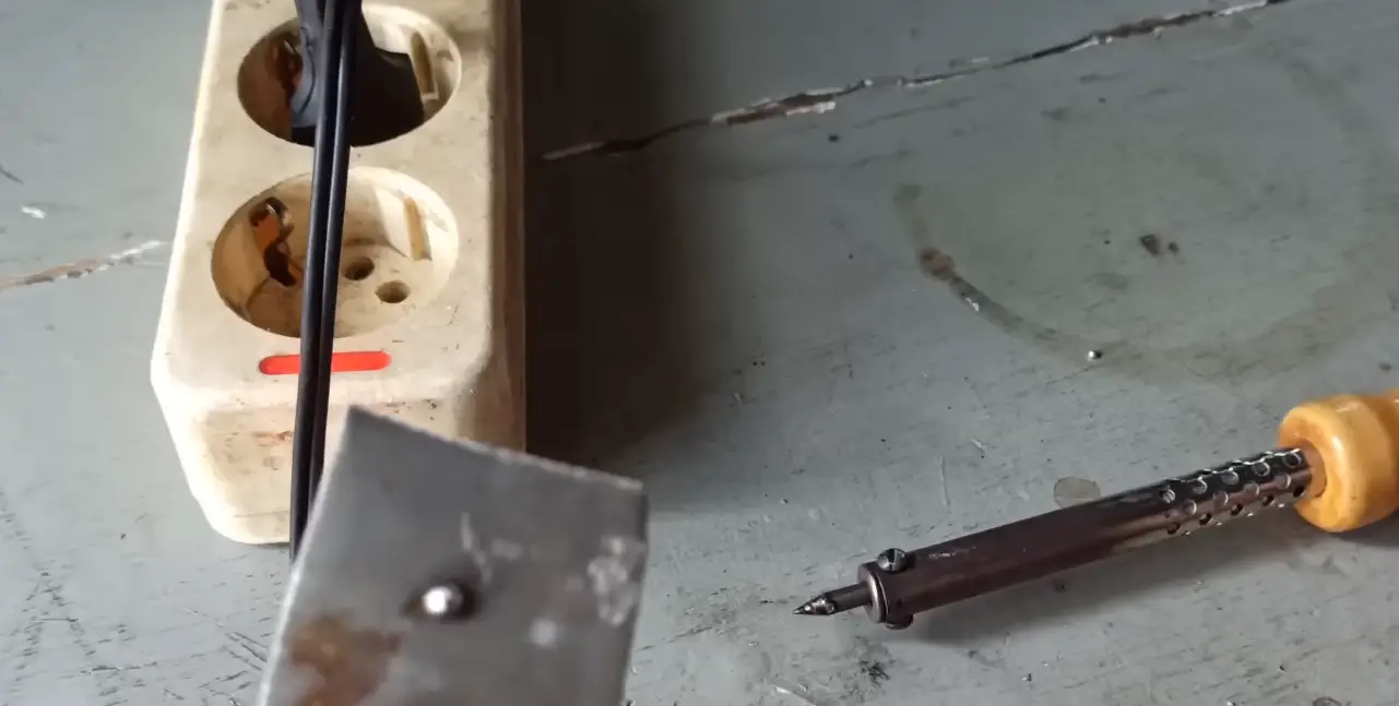 Soldering With a Heat Gun Guide - ElectronicsHacks