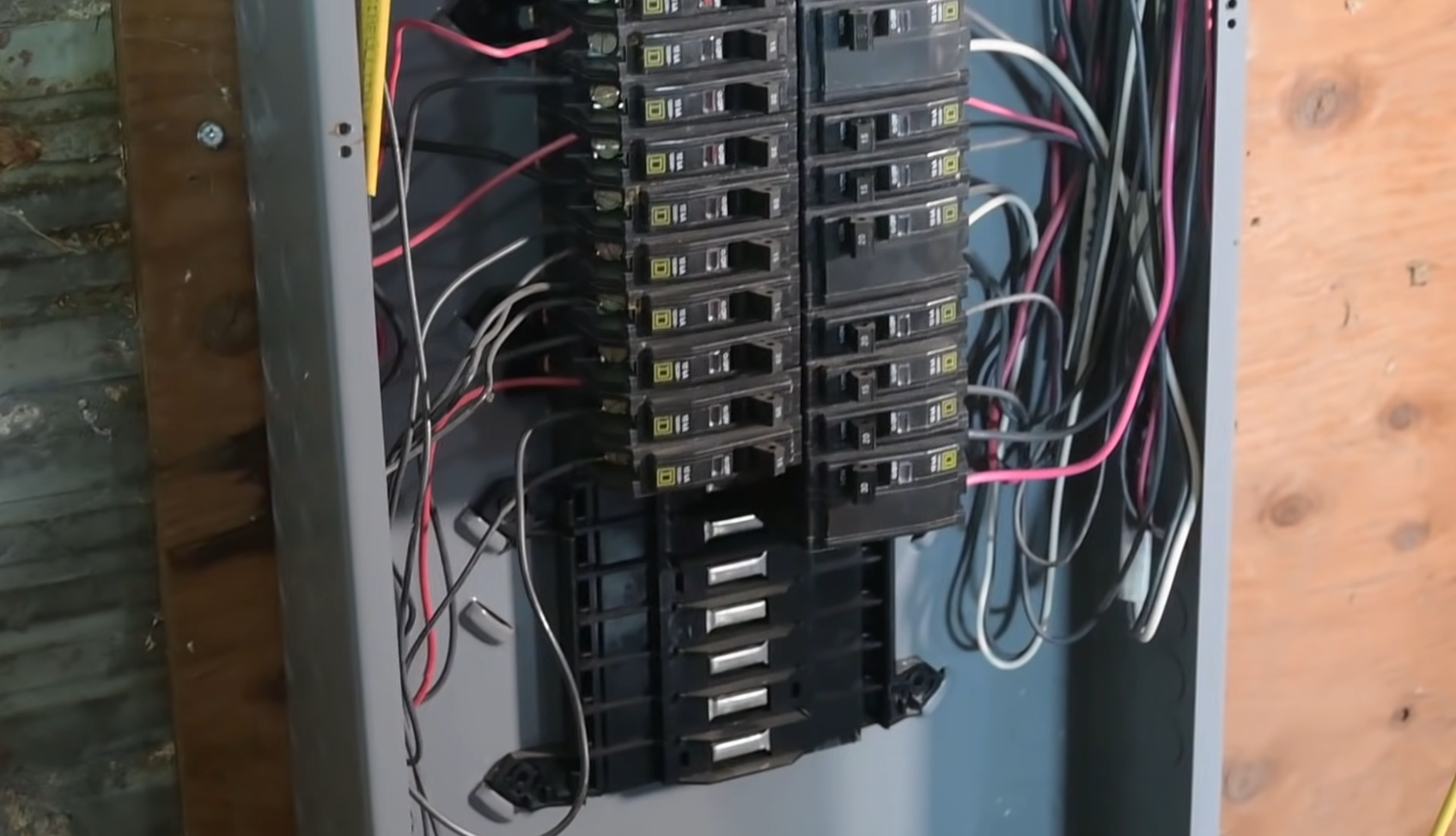 What Breakers Are Compatible With Challenger? - ElectronicsHacks