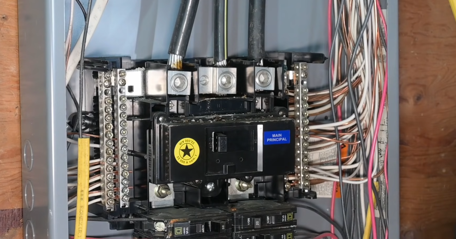 What Breakers Are Compatible With Challenger? - ElectronicsHacks