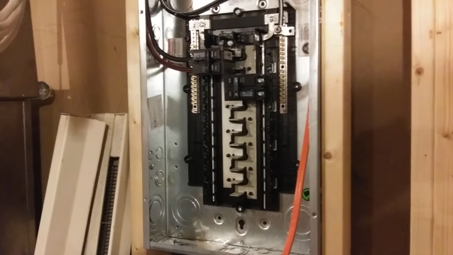 What Size Wire for a 60-Amp Sub Panel? - ElectronicsHacks