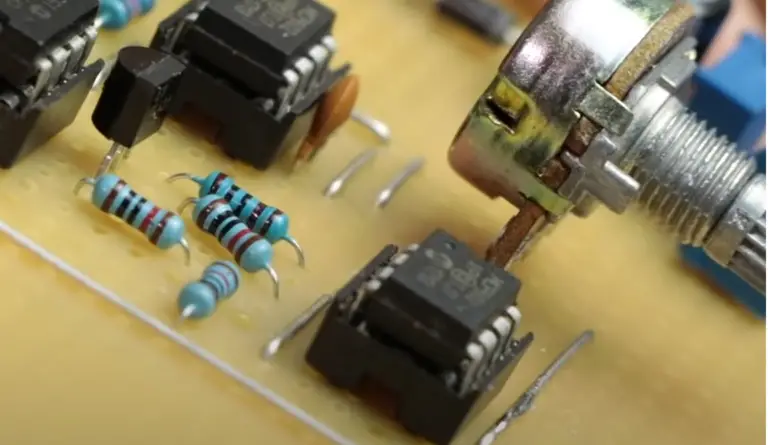 Why the Circuit Has Low Output Impedance and High Input Impedance ...