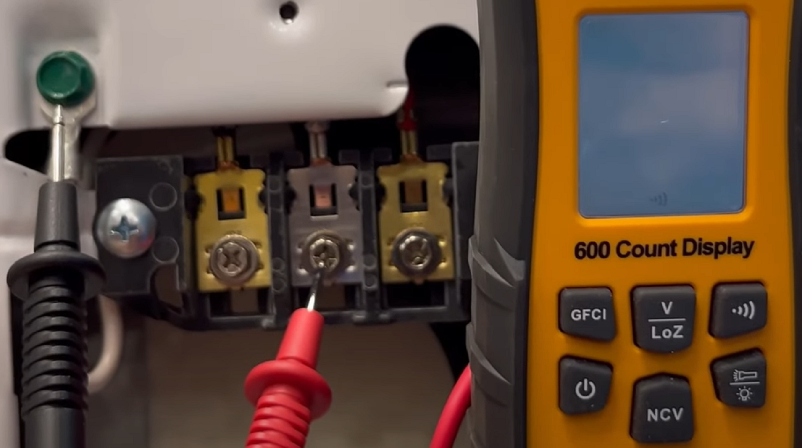 How Many Amps Does a 240V Dryer Use? - ElectronicsHacks