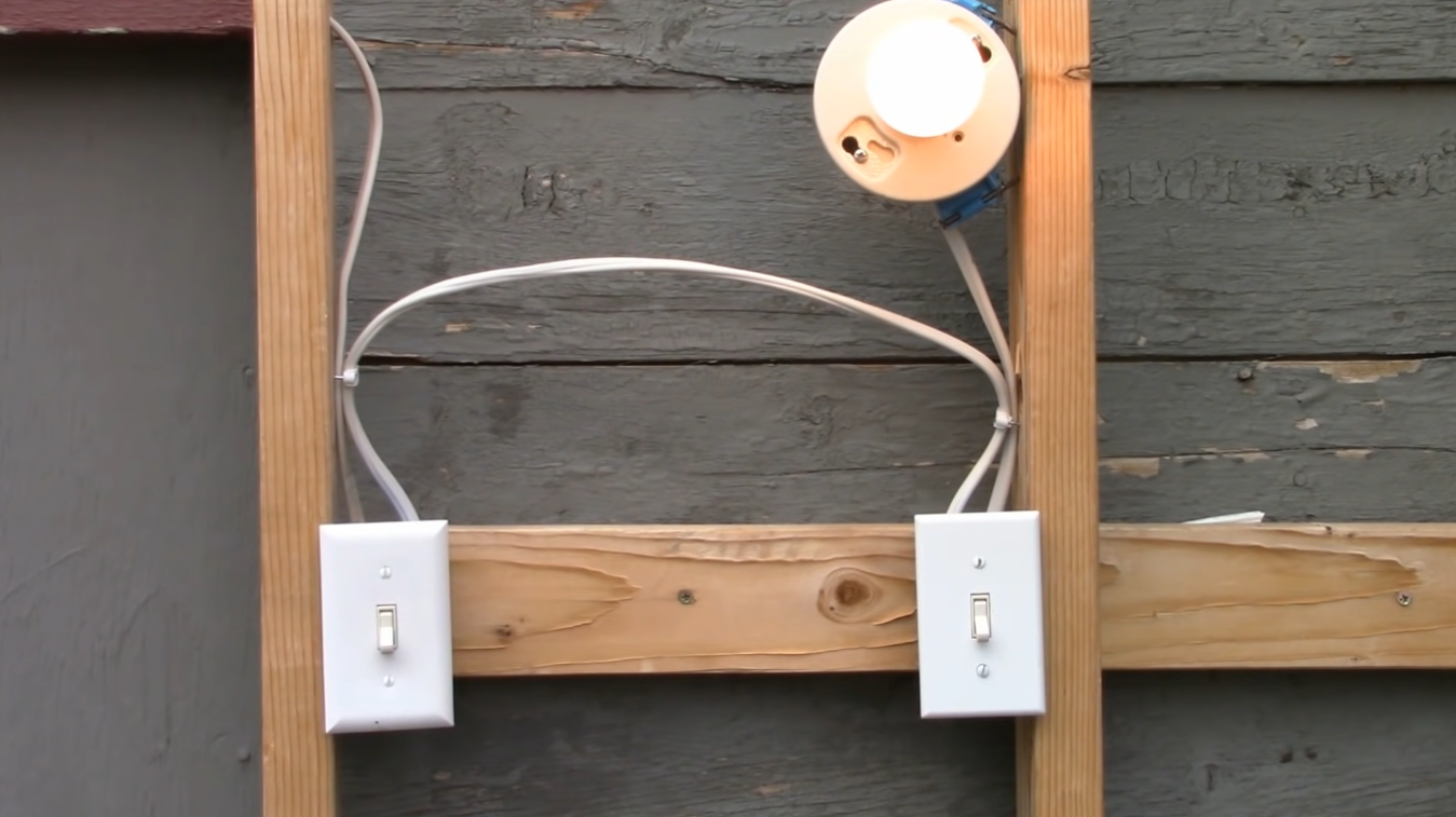 How Does a 3-Way Switch Work? - ElectronicsHacks