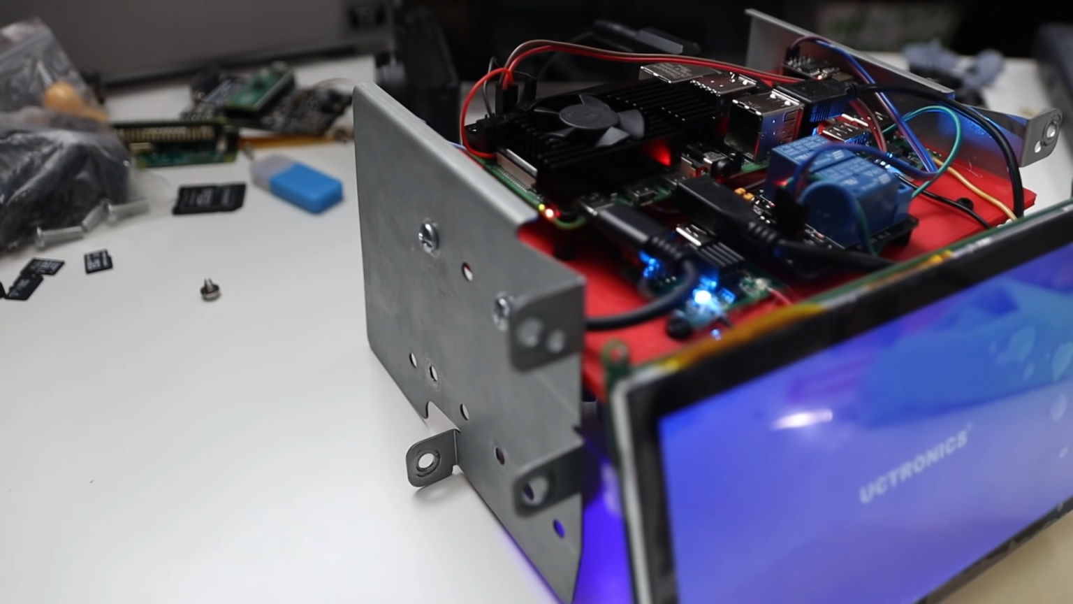 How to Run Apple CarPlay With Raspberry Pi? - ElectronicsHacks