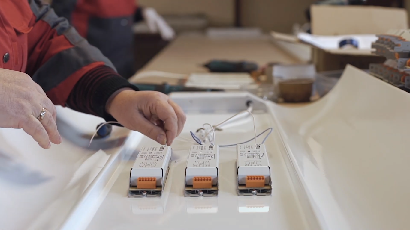 What Is an Electrical Ballast? - ElectronicsHacks