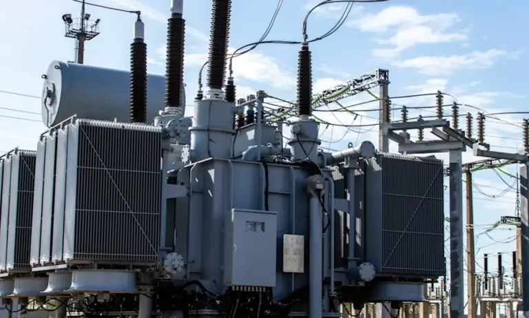 What Is an Electrical Transformer? - ElectronicsHacks