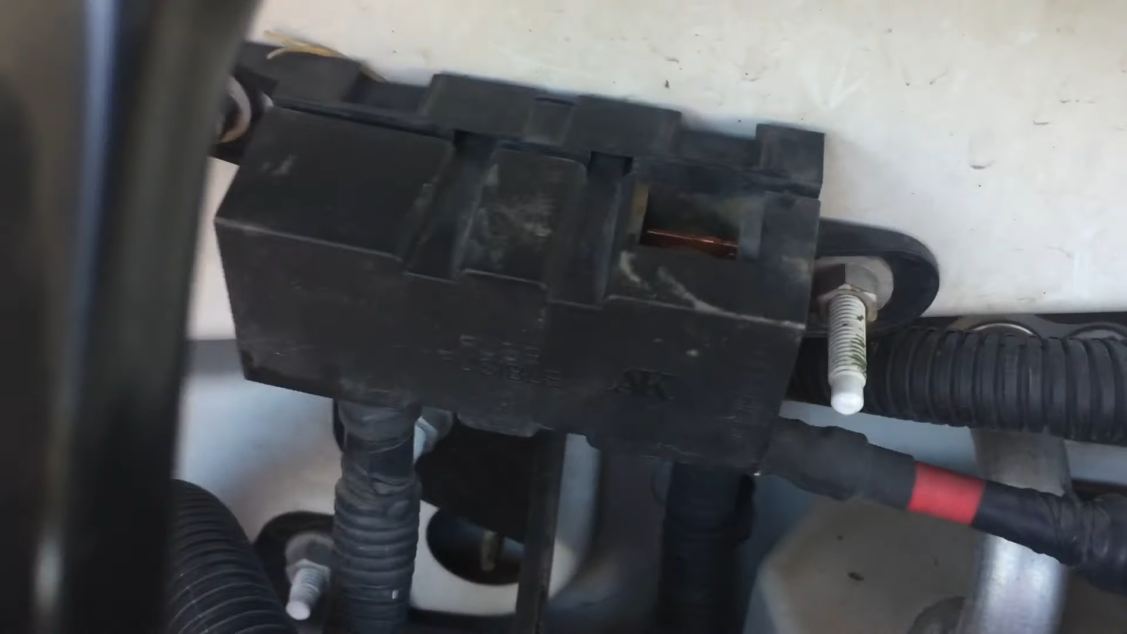 Blown Alternator Fuse Symptoms - ElectronicsHacks