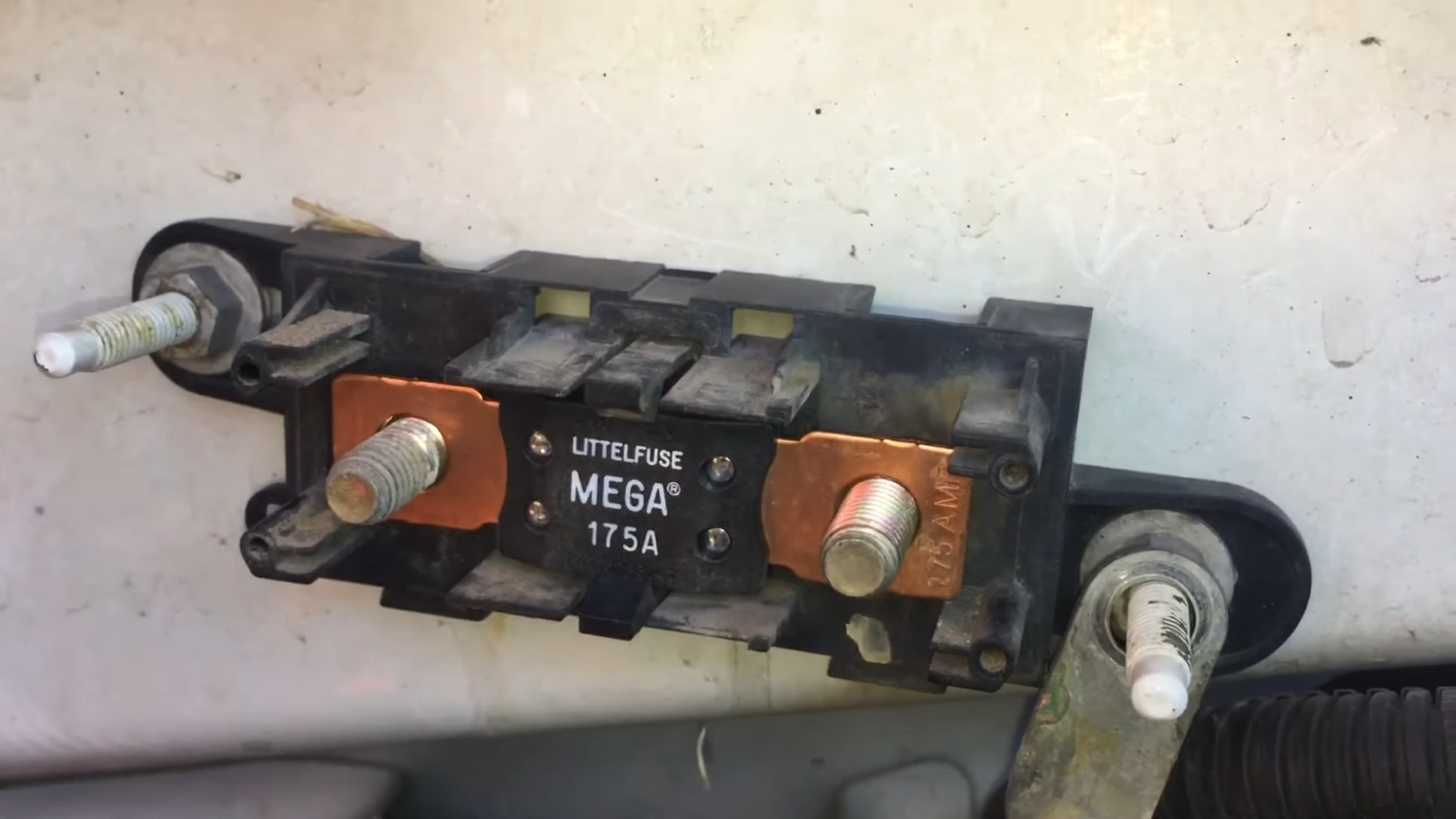 Blown Alternator Fuse Symptoms - ElectronicsHacks