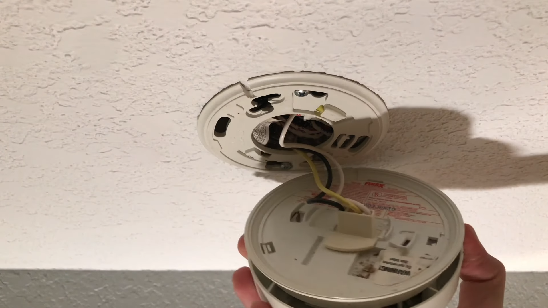 Can You Unplug a Hard-Wired Smoke Detector? - ElectronicsHacks