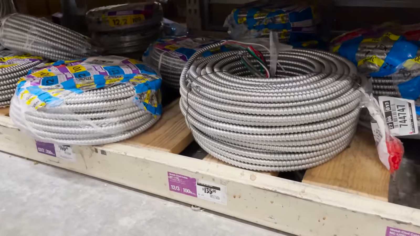 How Much Do Electricians Charge Per Outlet? - ElectronicsHacks