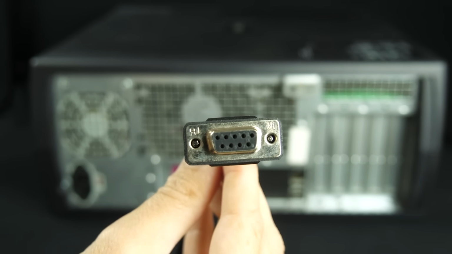 How RS232 Works? - ElectronicsHacks