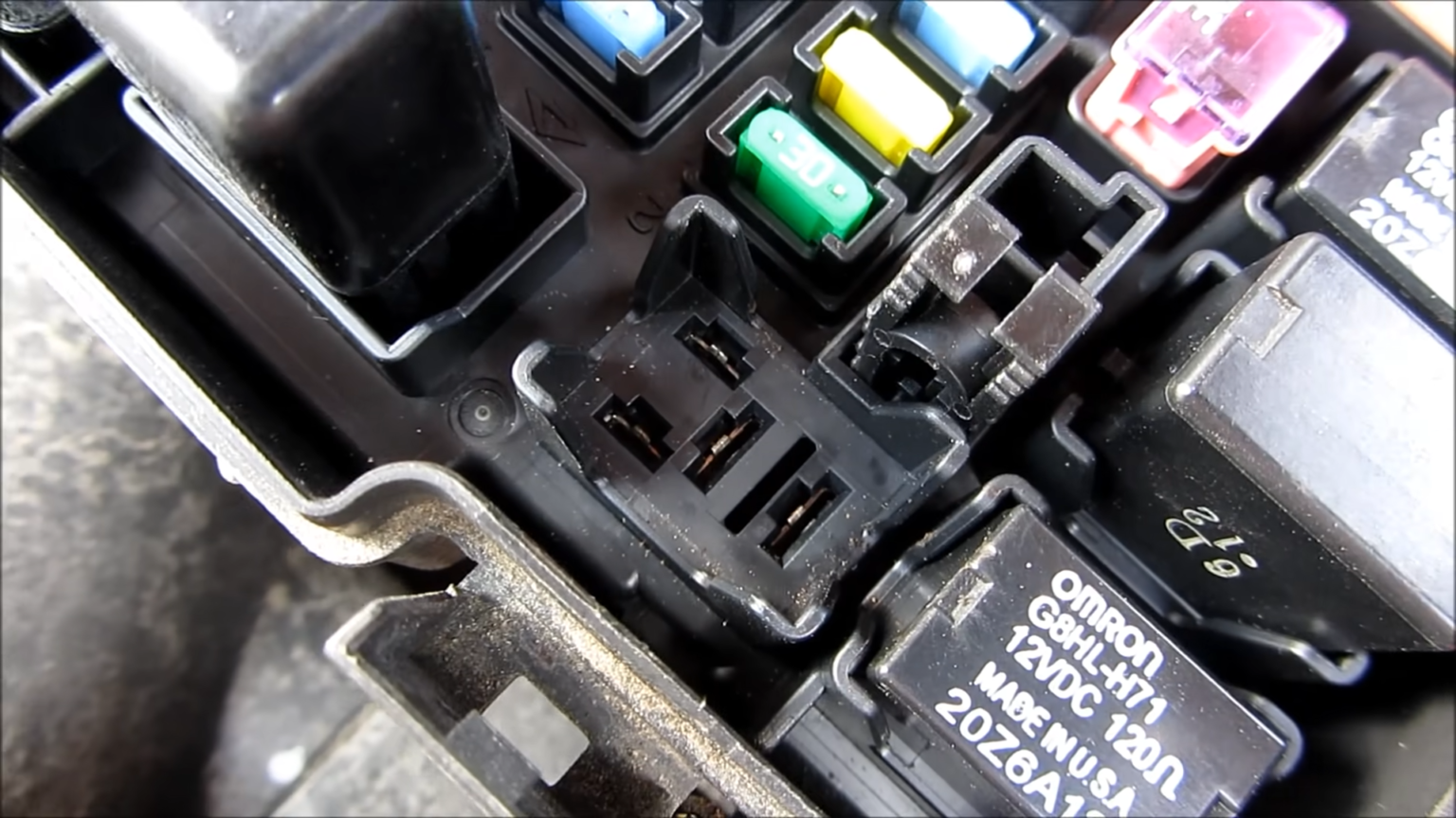 How to Jump a Relay? - ElectronicsHacks