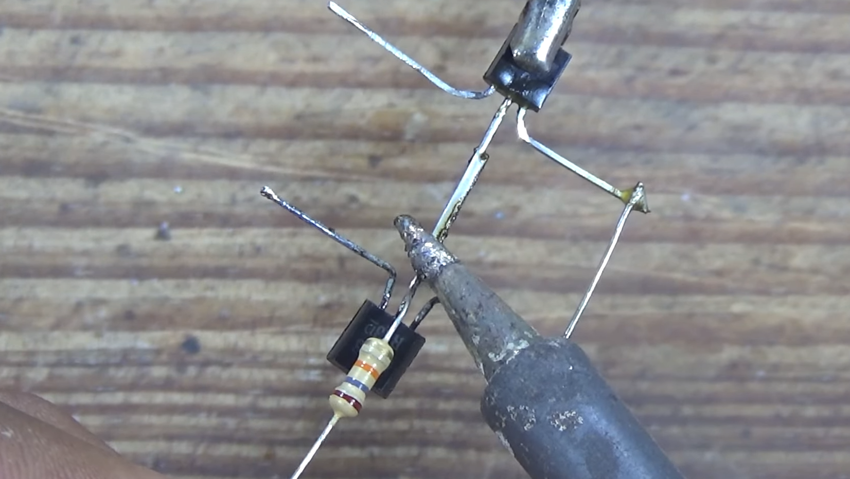 How to Make a Sound Detecting Device? - ElectronicsHacks