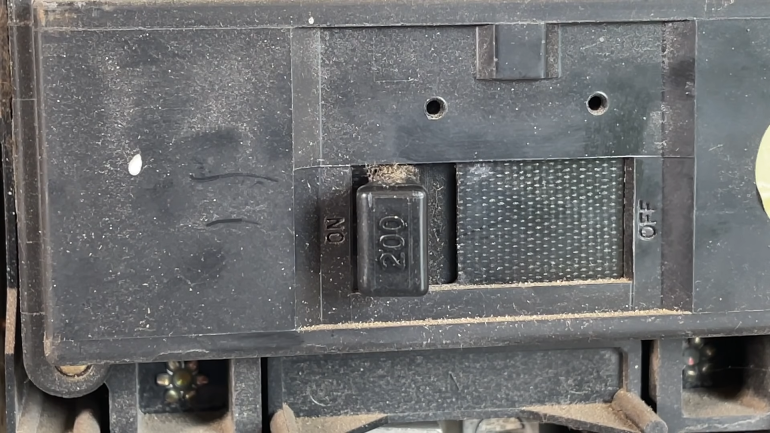 How to Open a Breaker Box? - ElectronicsHacks