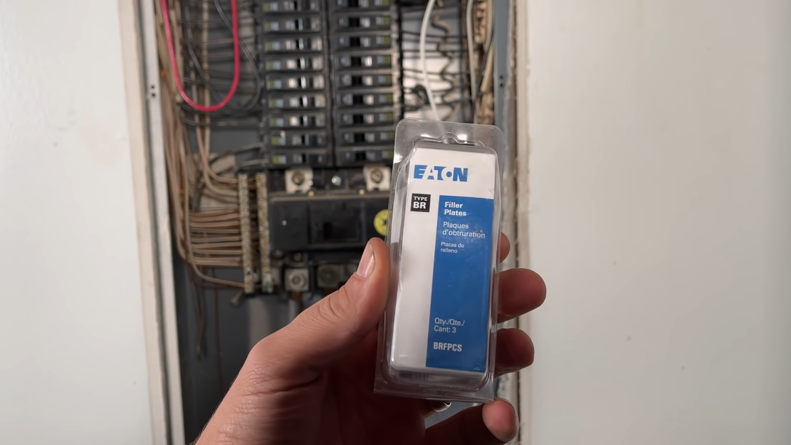 How to Open a Breaker Box? - ElectronicsHacks