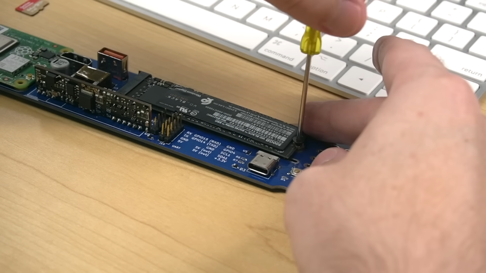 How to Run a 64-Bit OS on the Raspberry Pi? - ElectronicsHacks