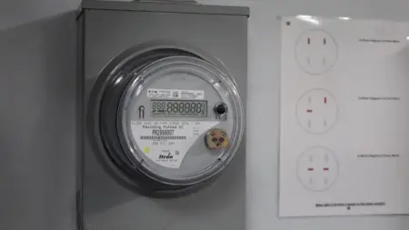 How to Turn Electricity Back on After Disconnect? - ElectronicsHacks