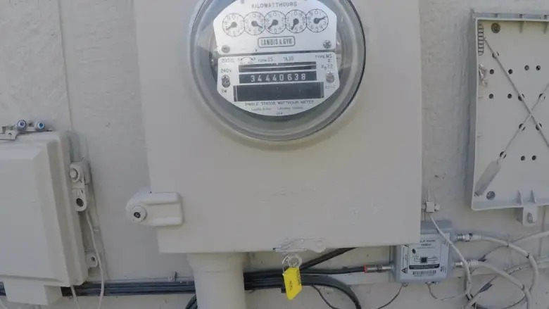 How to Turn Electricity Back on After Disconnect? - ElectronicsHacks