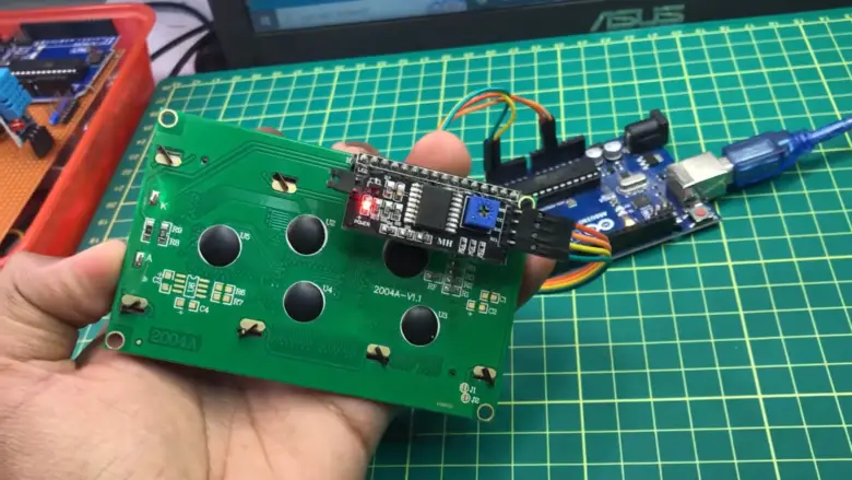 How to Use Hitachi HD44780 With Arduino? - ElectronicsHacks