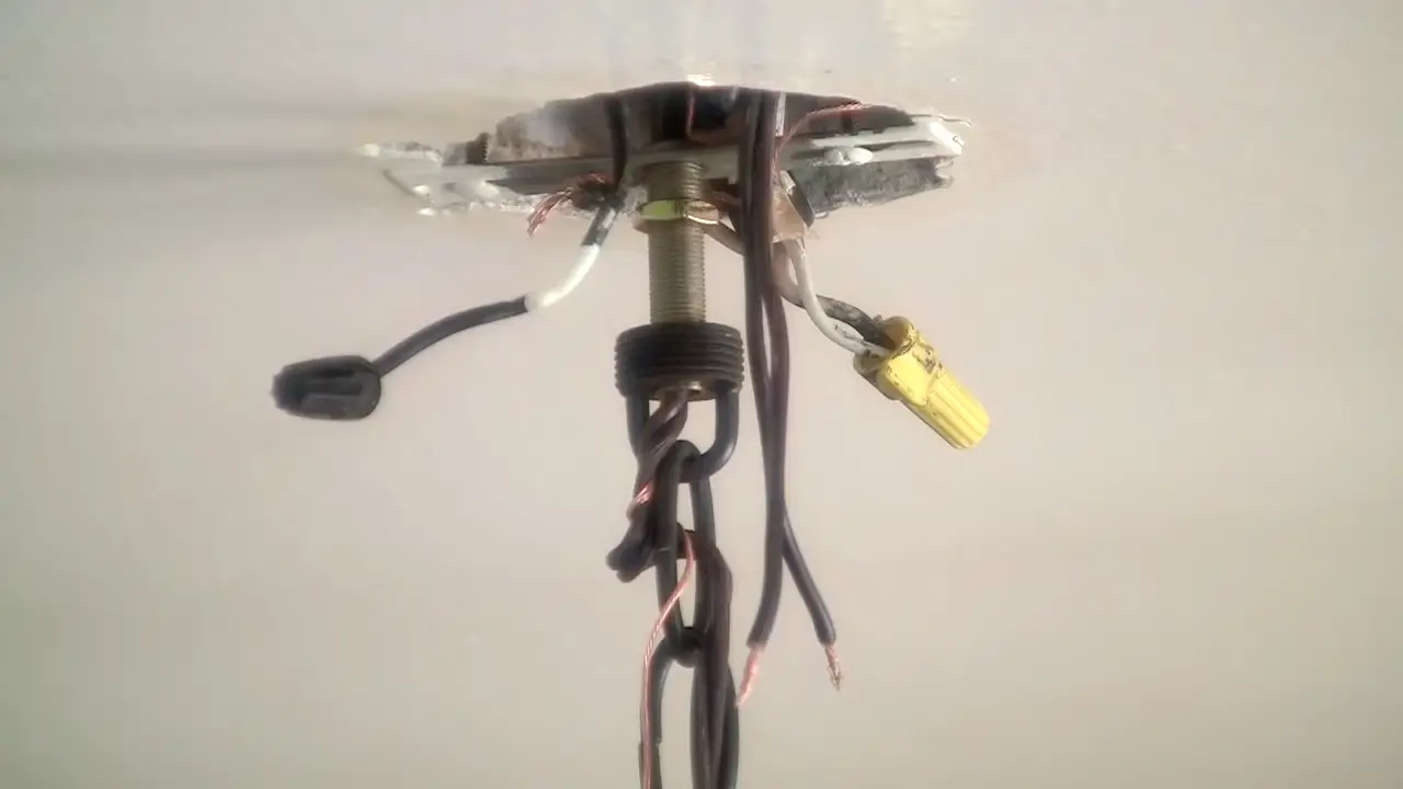 How to Wire a Light Fixture With Red, Black and White Wires ...